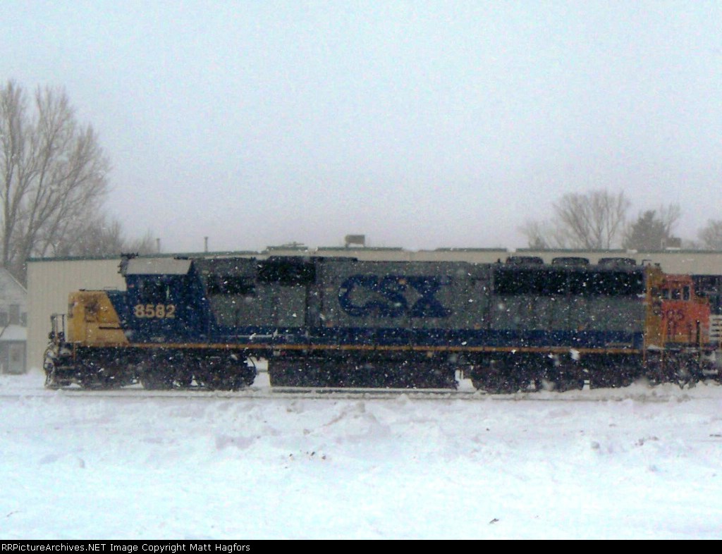 CSX 8582